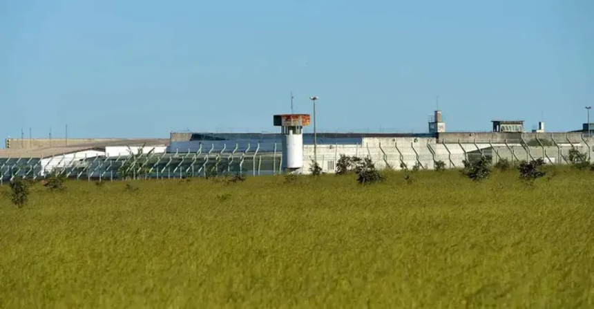 Bolsonaro na Papudinha: saiba como é a cela onde o ex-presidente está ...